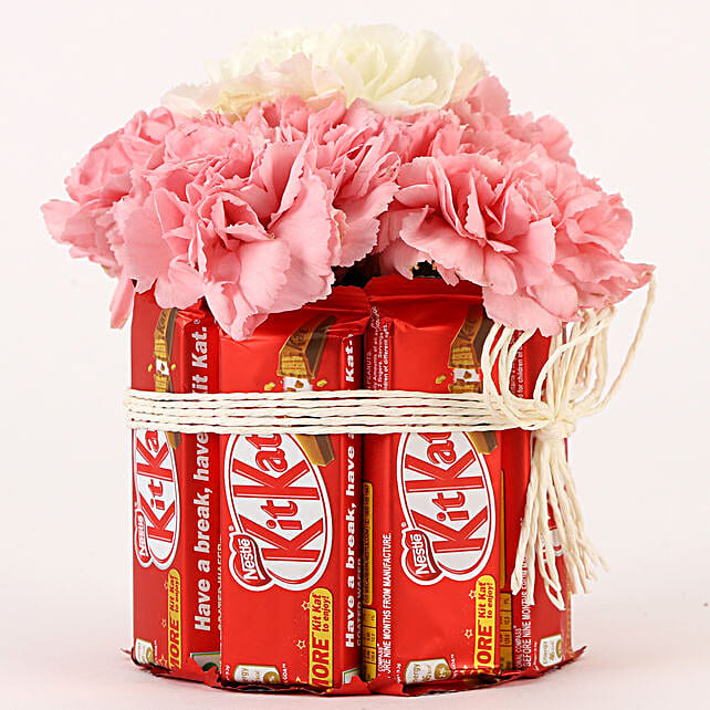 Carnations & Kit Kat Glass Arrangement | Gift Flower and Chocolate ...