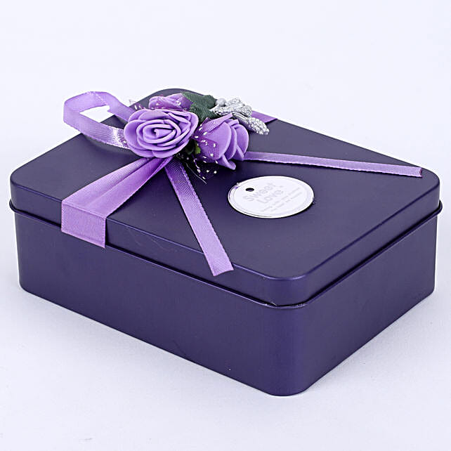 Kit-Kat in Purple Tin Box | Gift Kit-Kat in Purple Tin Box - Ferns N Petals
